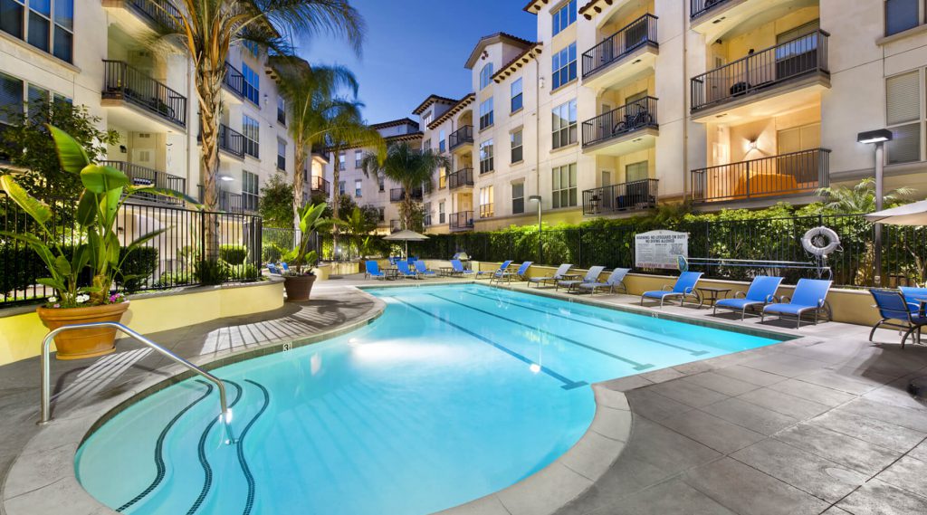 lofts-pool - Windsor Filming Locations